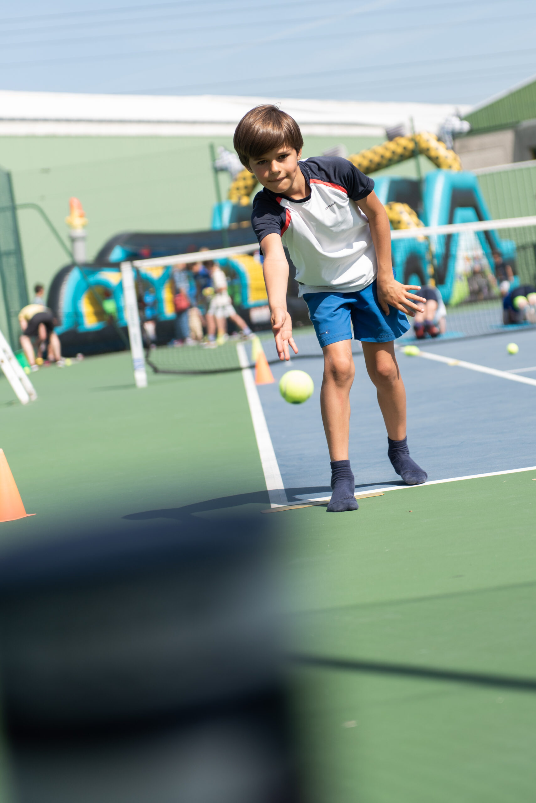 Fais découvrir ou progresser ton enfant au tennis